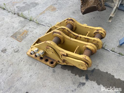 Caterpillar D10T Ripper Box - Pickles